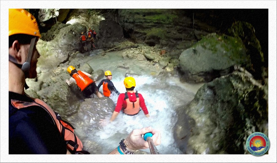 Die Kawasan Falls - Canyoning Abenteuer (Cebu) - lonely-islands.com